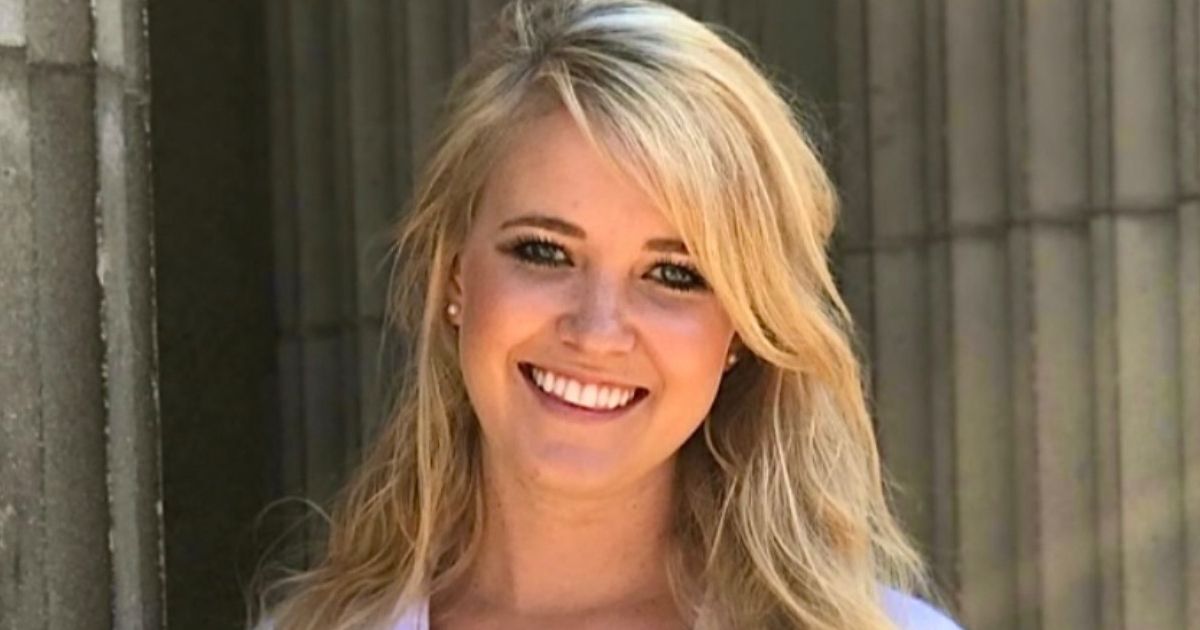 Dr. Alexis Awrey - Vet in Hemet, CA - Vetster