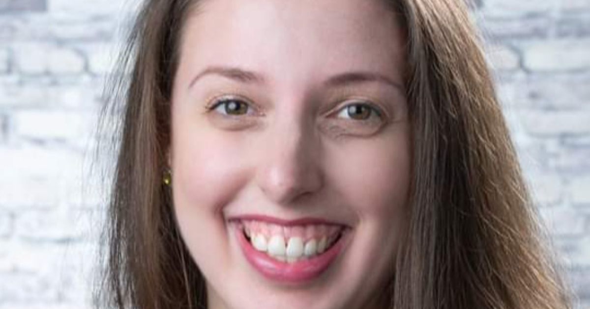 Dr. Amanda De Melo - Vet in Montreal, QC - Vetster